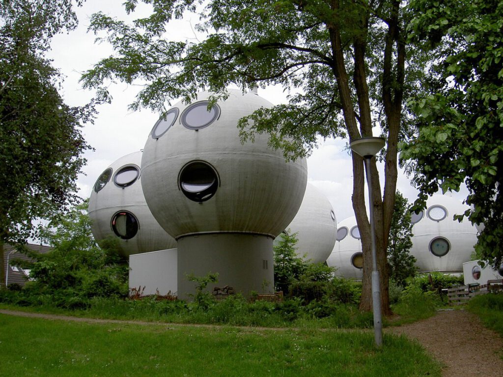 Have you seen these cool futuristic bulb houses in Den Bosch? | DutchReview