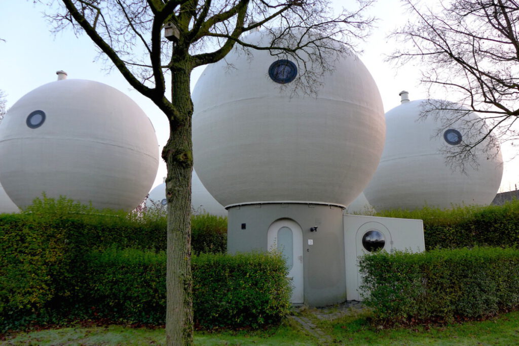 Have you seen these cool futuristic bulb houses in Den Bosch? | DutchReview