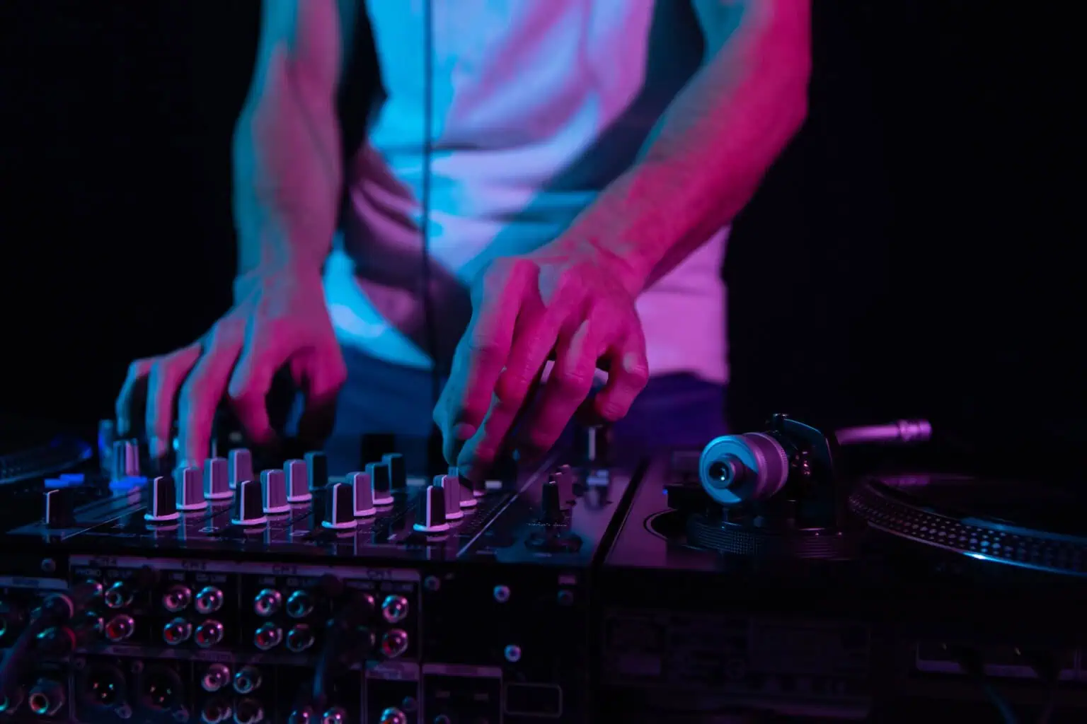 Just because you're a Dutch man doesn't mean you should DJ