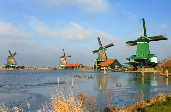 The ultimate guide to Zaanse Schans: visiting the windmills of Holland