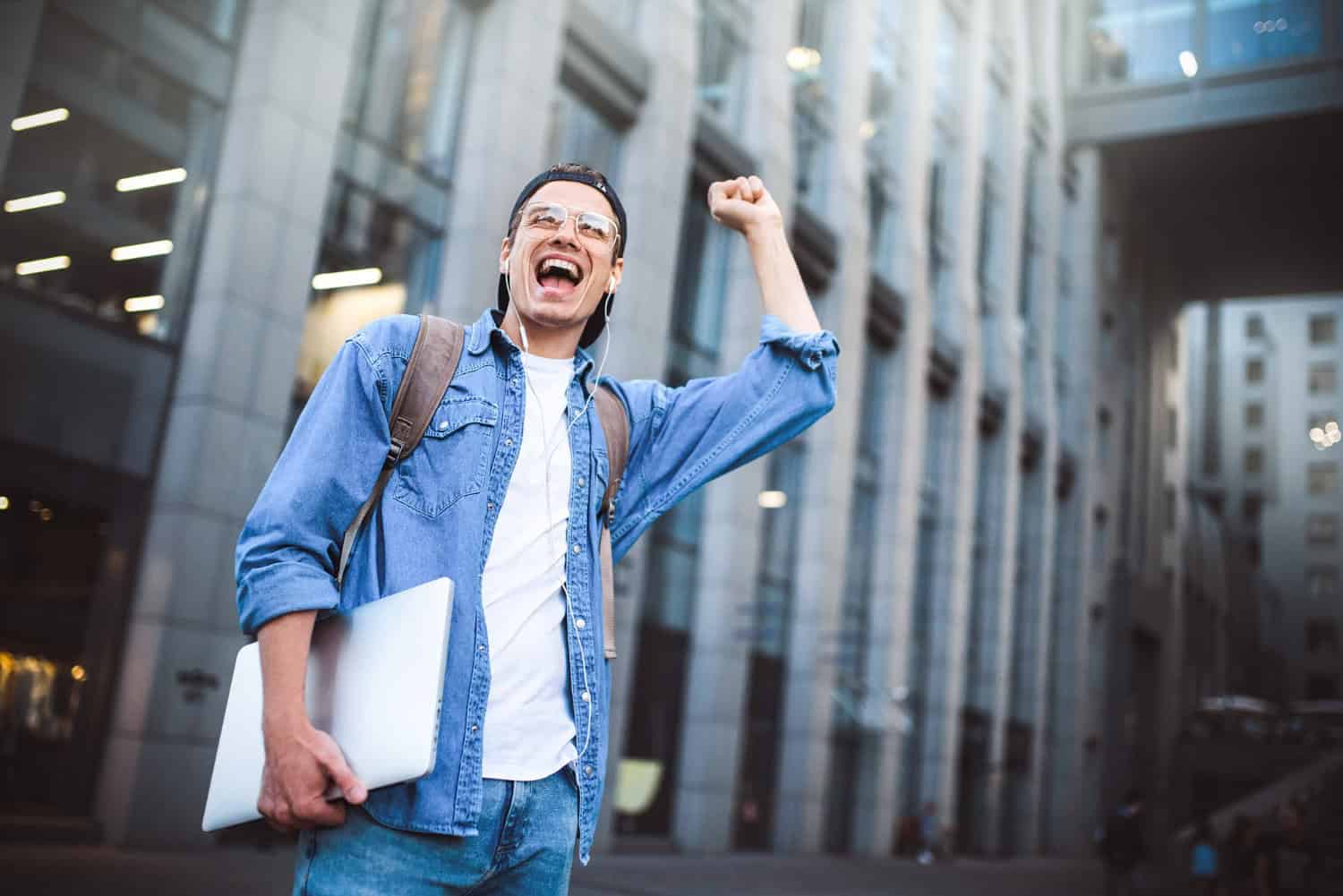 How to pass the Dutch driving theory exam: The updated 2026 guide