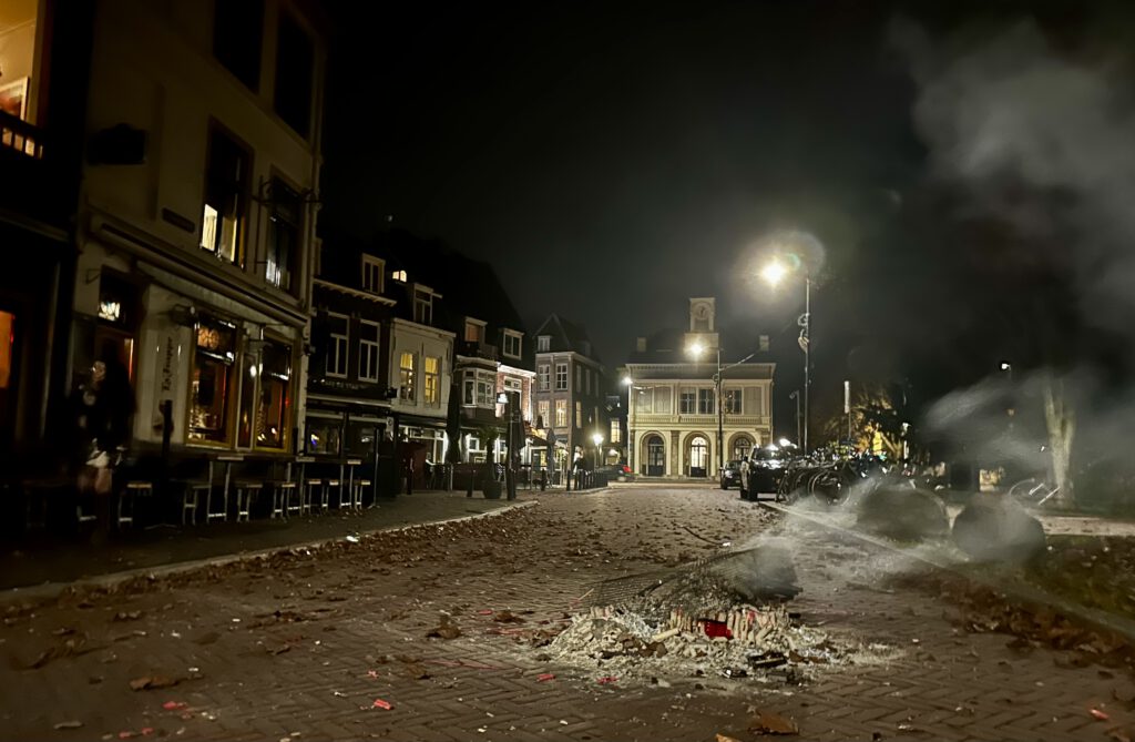 Dutchies ignore firework bans, causing chaos and hospitalisations