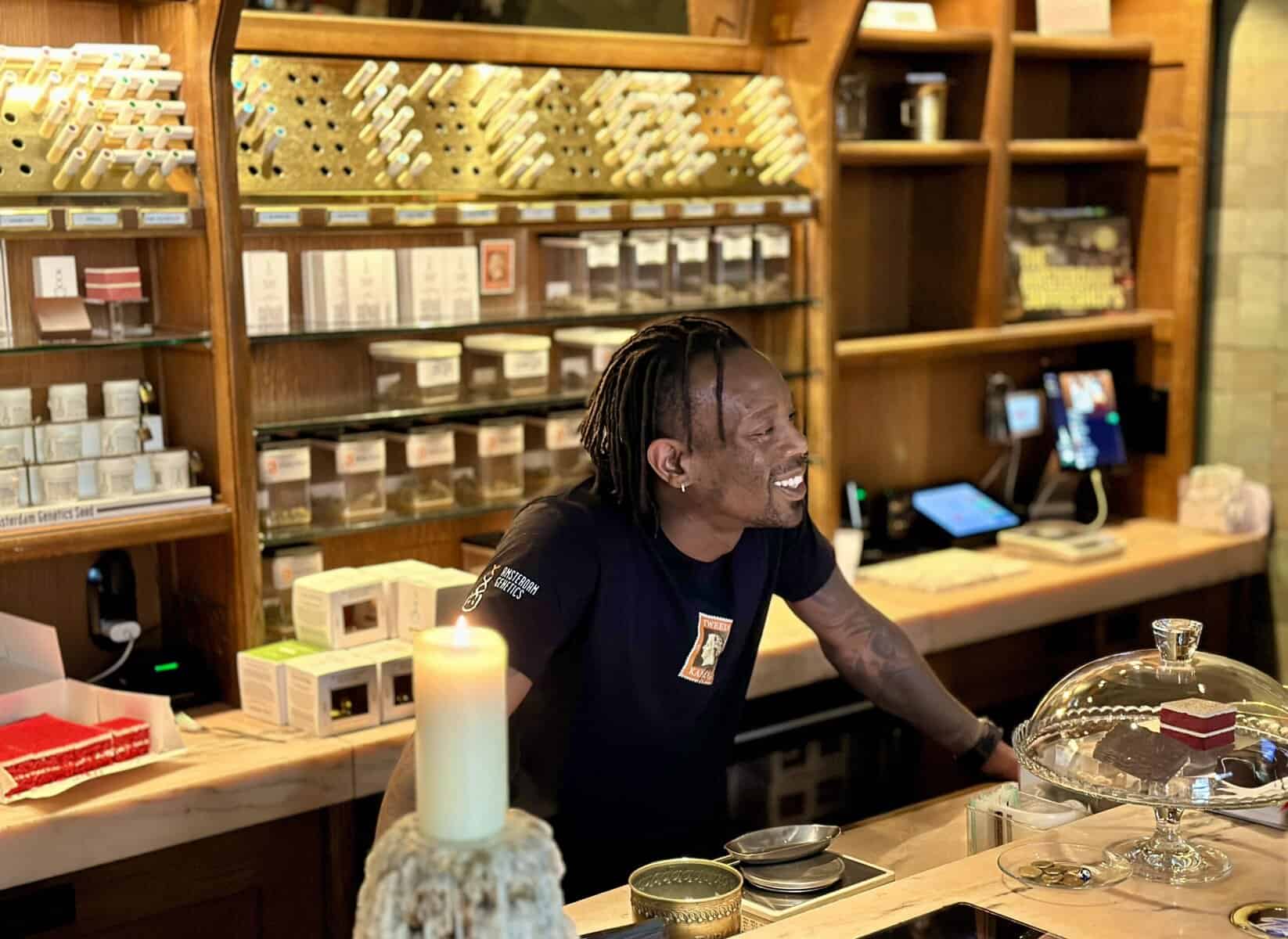 Is smoking weed in Amsterdam legal? (+ 7 best coffeeshops!) | DutchReview