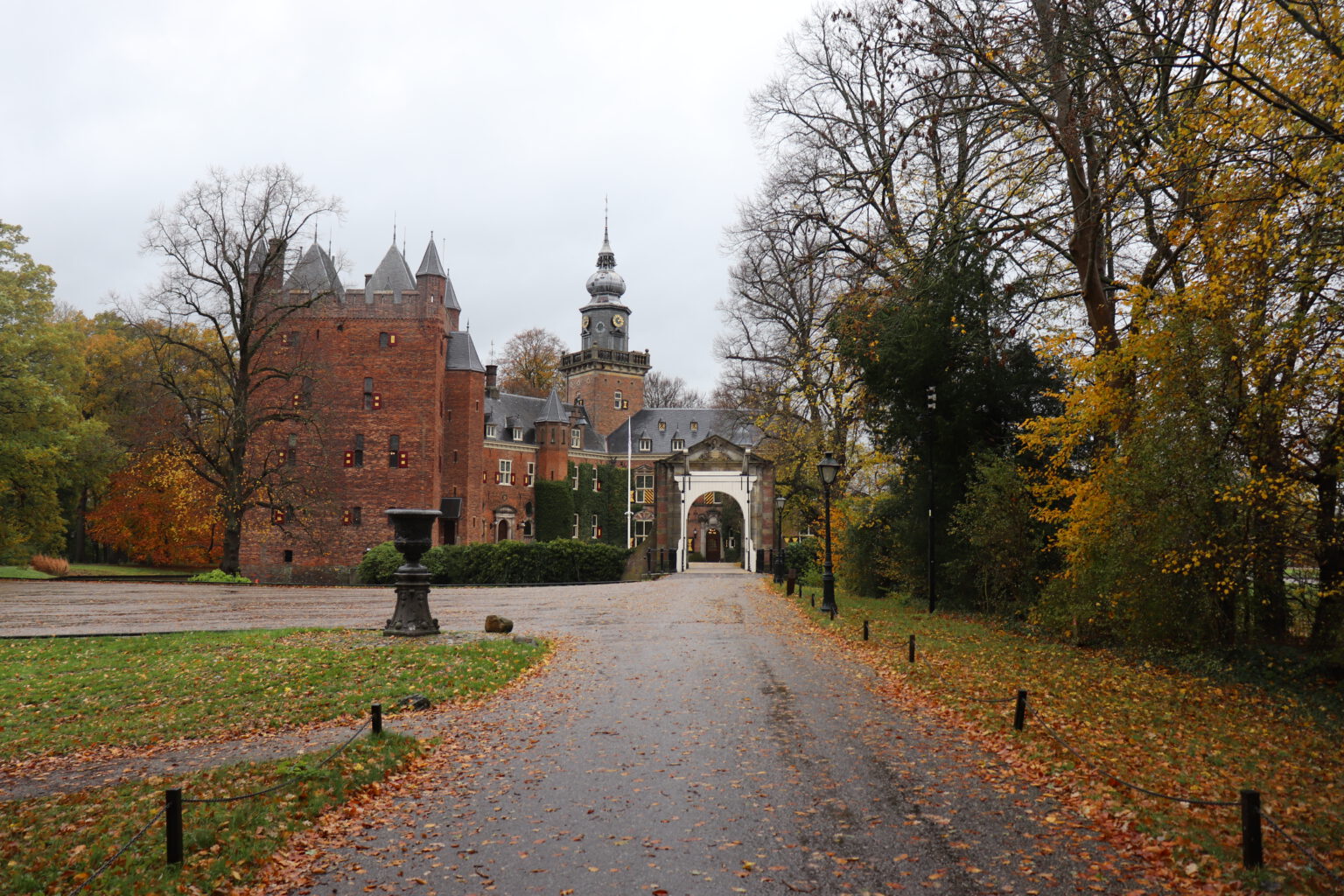 Welcome to Nyenrode’s Breukelen campus (and yes, it has a castle)