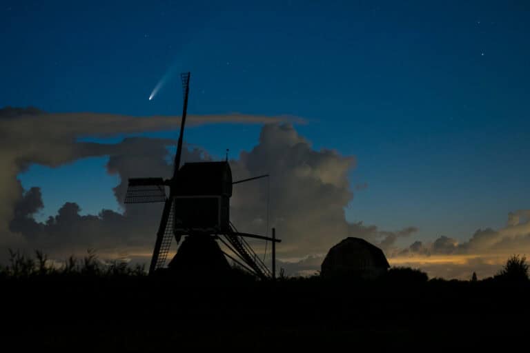 This rare, ancient comet is now visible in the Netherlands