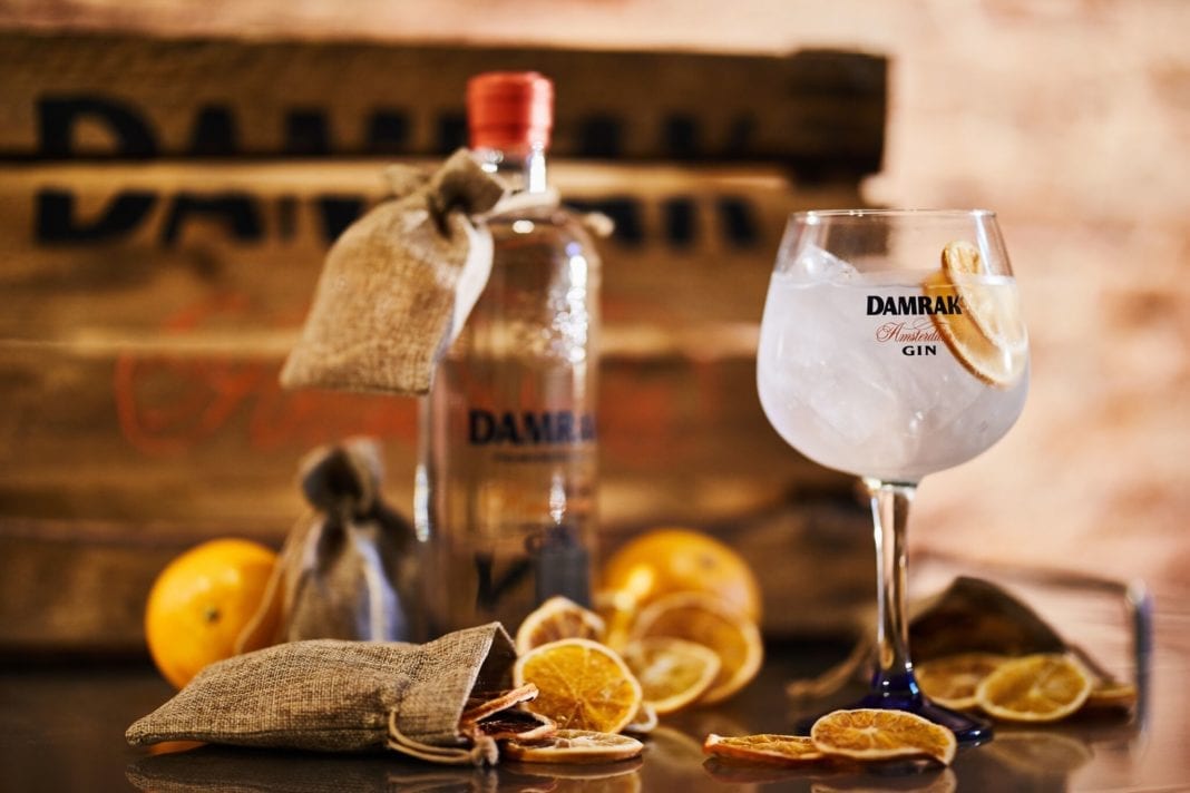 Damrak Gin: a Dutch gin you can enjoy at G&T o'clock! | DutchReview