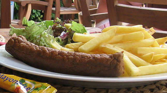 The Dutch frikandel: a complete guide – DutchReview