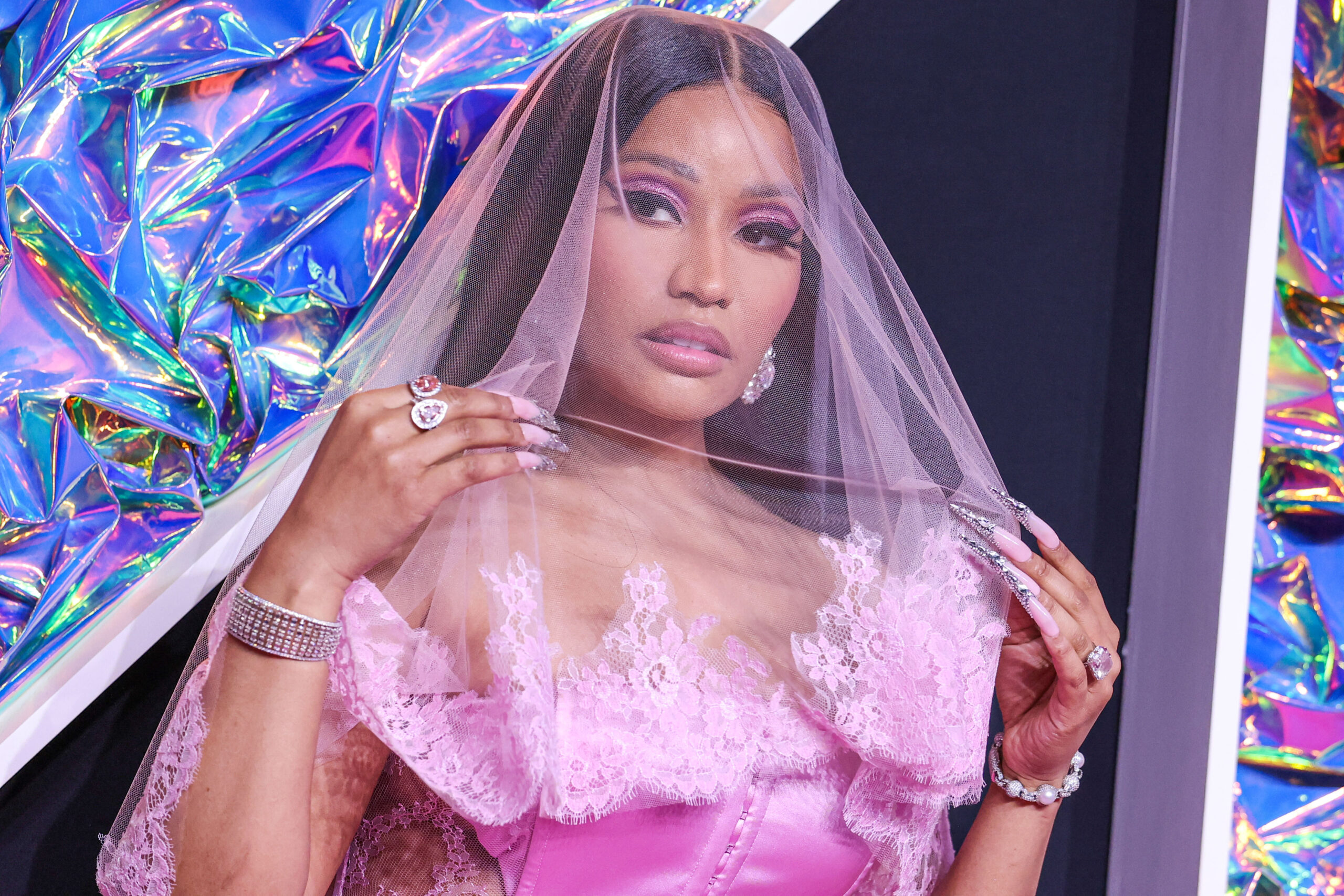 Nicki Minaj Cancels Amsterdam Shows After Schiphol Arrest