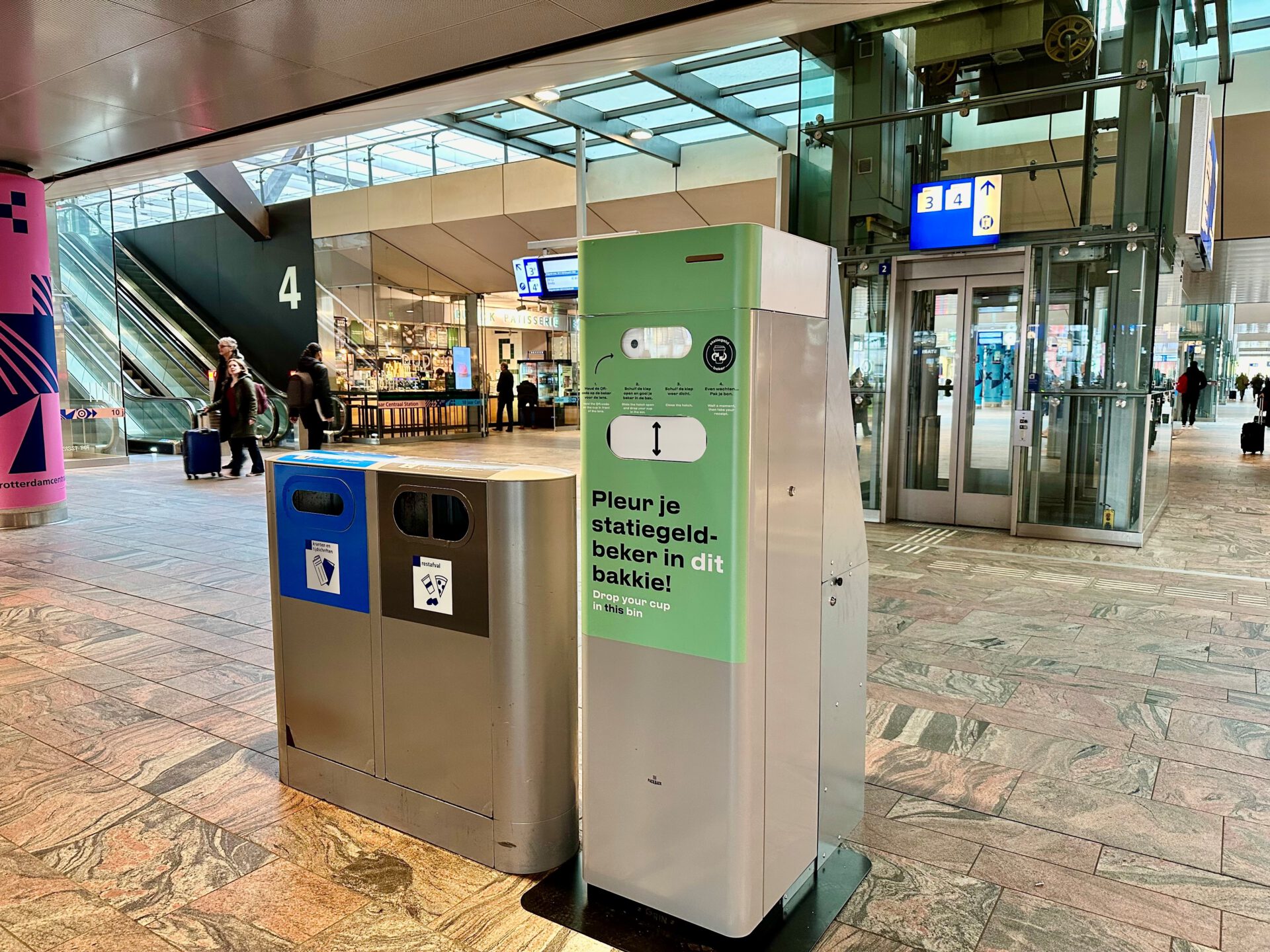 Rotterdam and NS launch reusable cup initiative to reduce waste