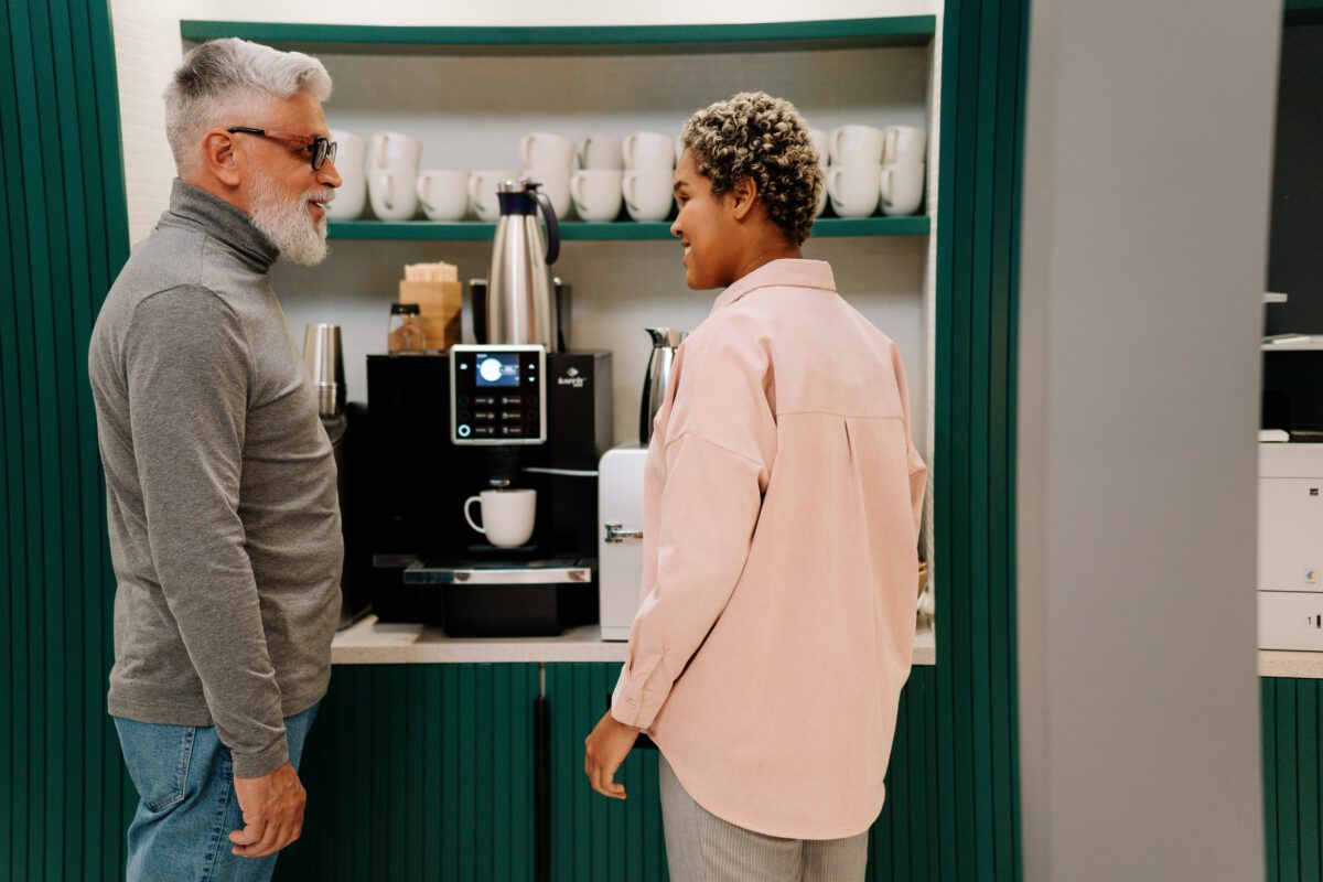 Dutch Quirk #9: drink copious amounts of coffee at work | DutchReview
