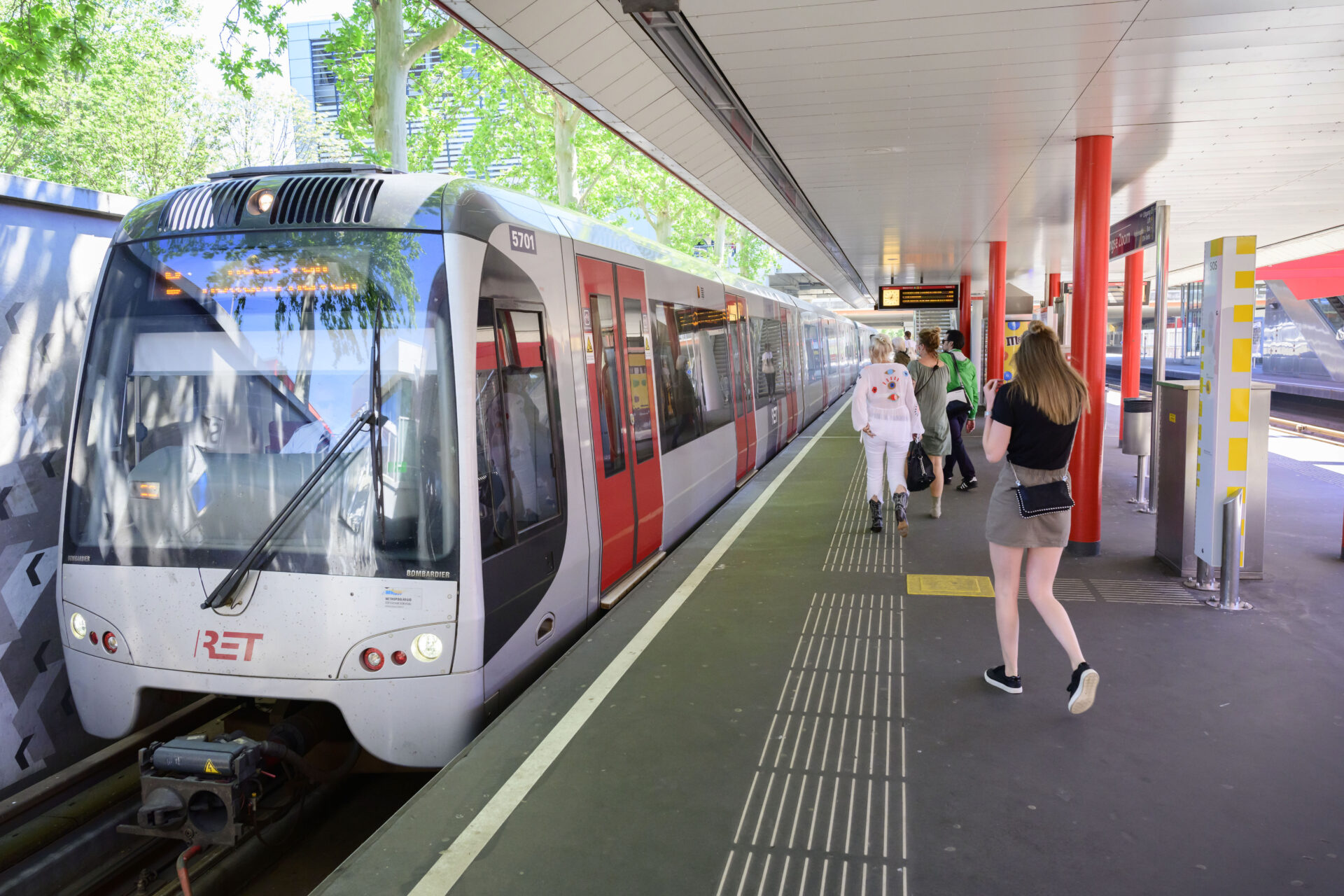 Solutions proposed for chaos on Rotterdam-Hague metro route