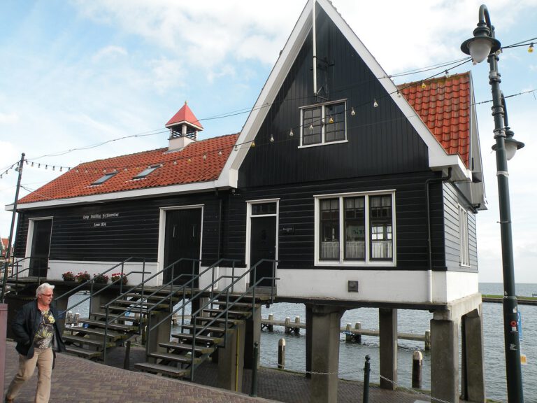 11 iconic things to do in Volendam in 2026